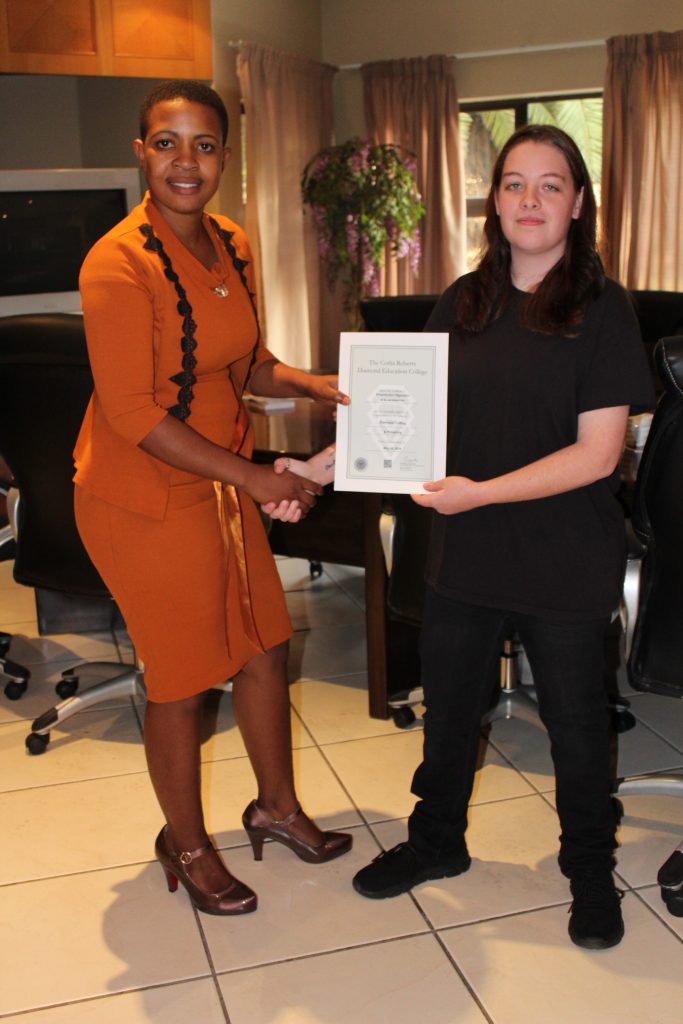 Contact - Corlia Roberts | Institute of Diamonds